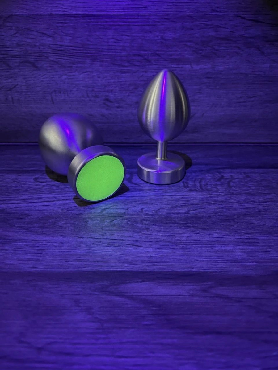 Lumiglo Glowing Bum Glow in the Dark Anal Plug – Ballistic Metal