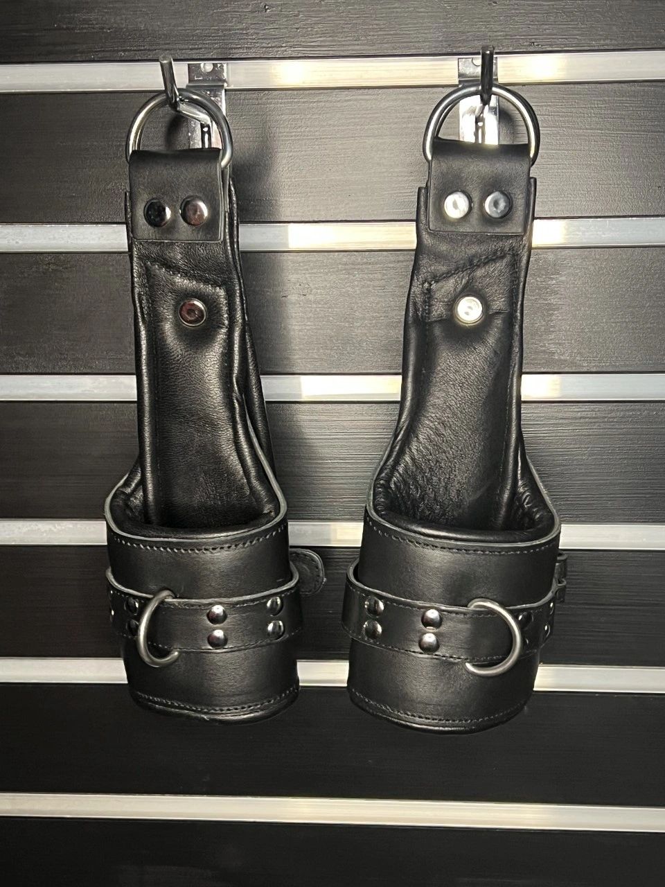 Suspension Cuffs Padded Leather Restraints Locking Buckle Bondage Wris