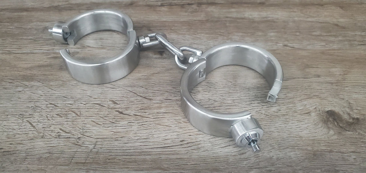 1" Wide Locking Wrist Shackles w/ D-Ring in Stainless Steel SS ...